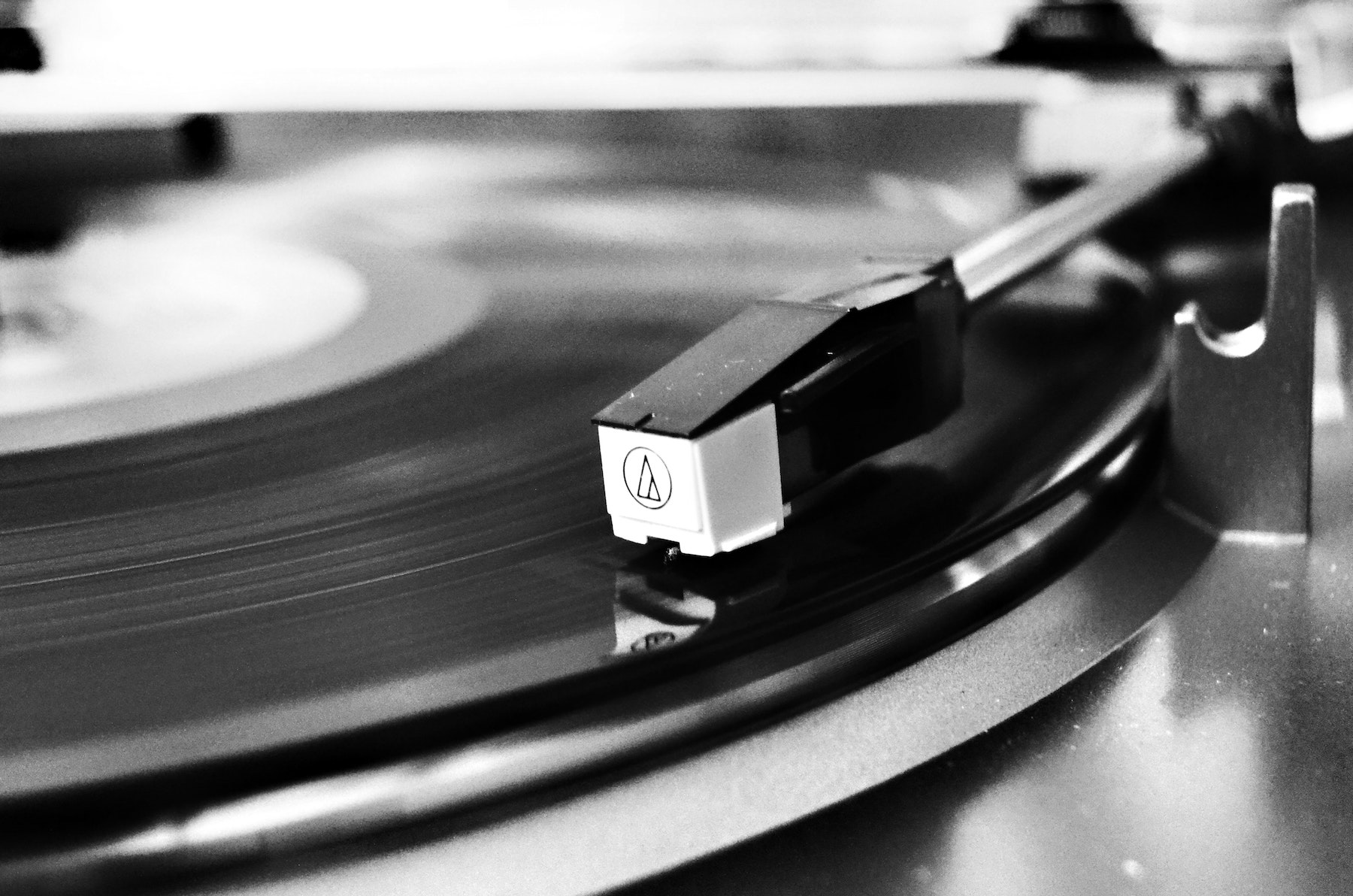 Vinyl Revival: How has streaming impacted the decline and revival of ...